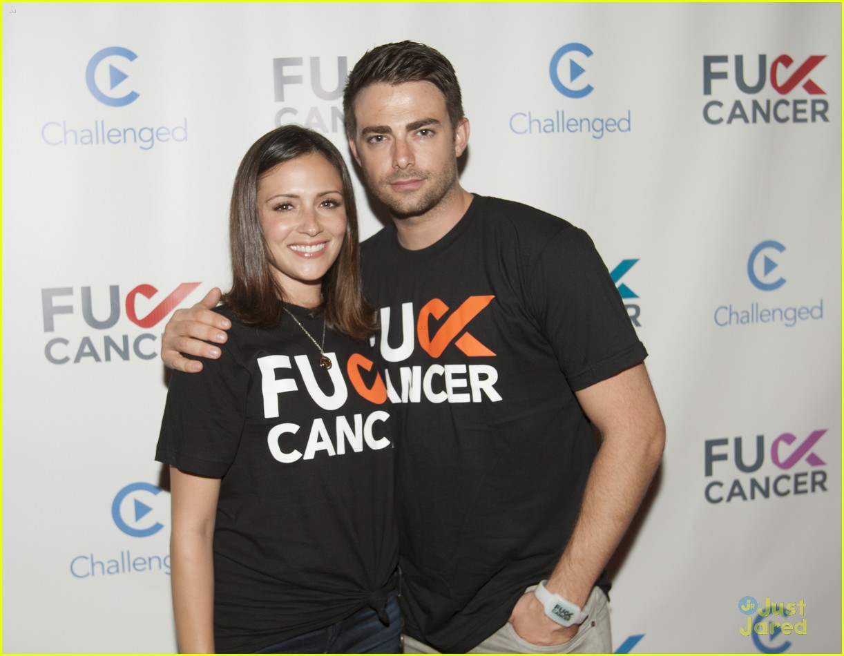 Italia Ricci & Jonathan Bennett Step Out For FCancer Benefit | Photo ...