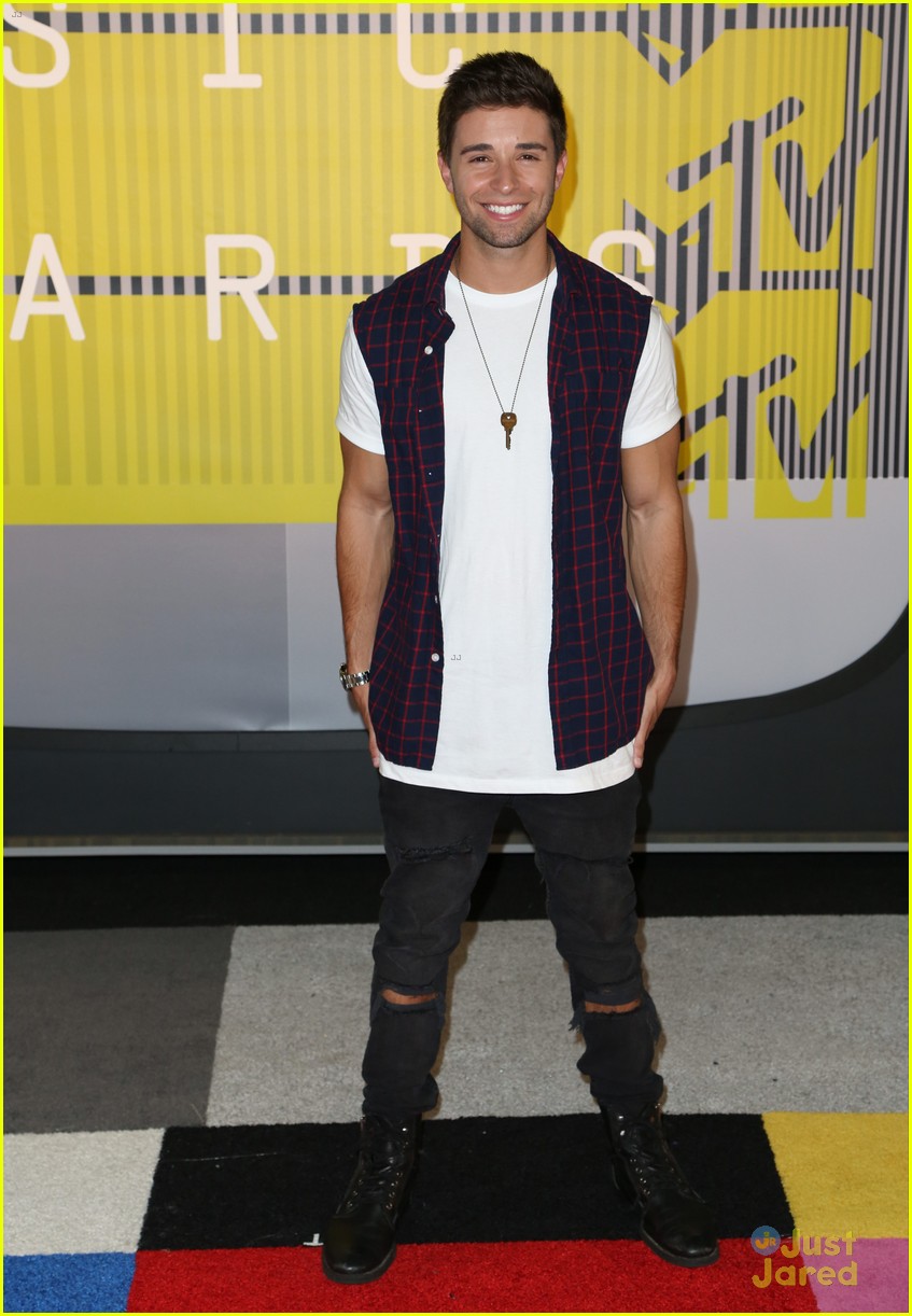 Jake Miller & Charlie Puth Bring the Hotness Factor to MTV VMAs 2015 ...