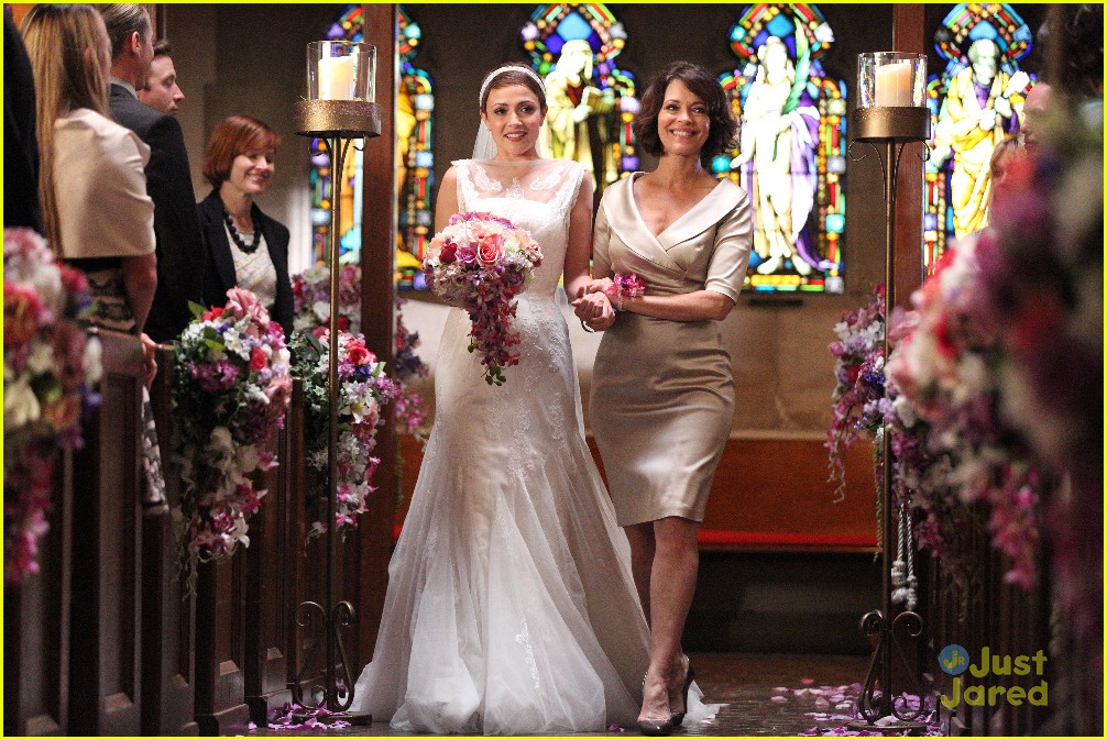 April & Leo Get Married On 'Chasing Life' TONIGHT! | Photo 848786 ...