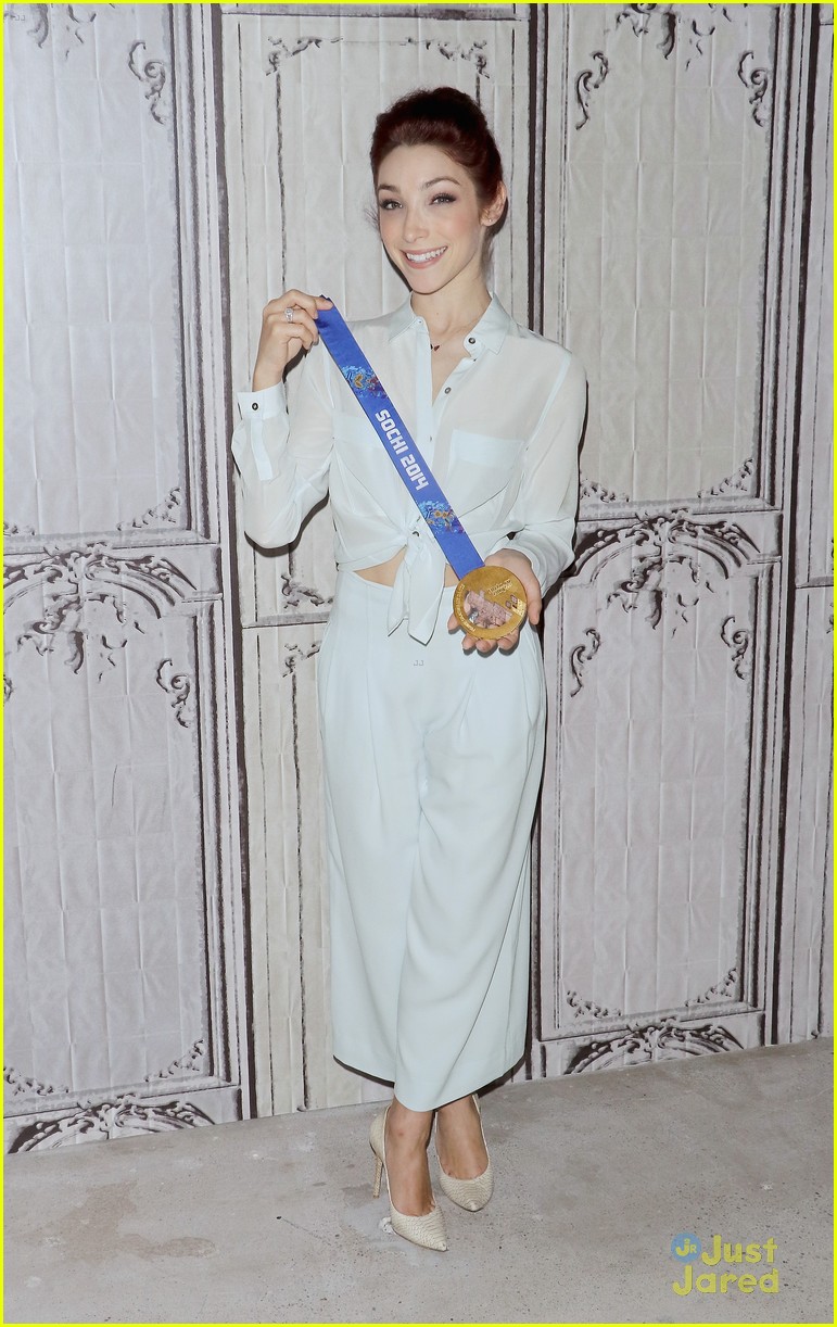 Meryl Davis Almost Forgot Her Olympic Medal For NYC Trip | Photo 851624 ...