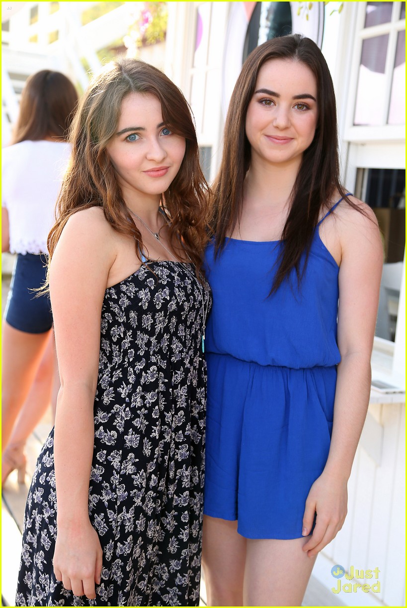 Olivia Holt Reunites With Leo Howard For Nintendo Themed 18th Birthday ...