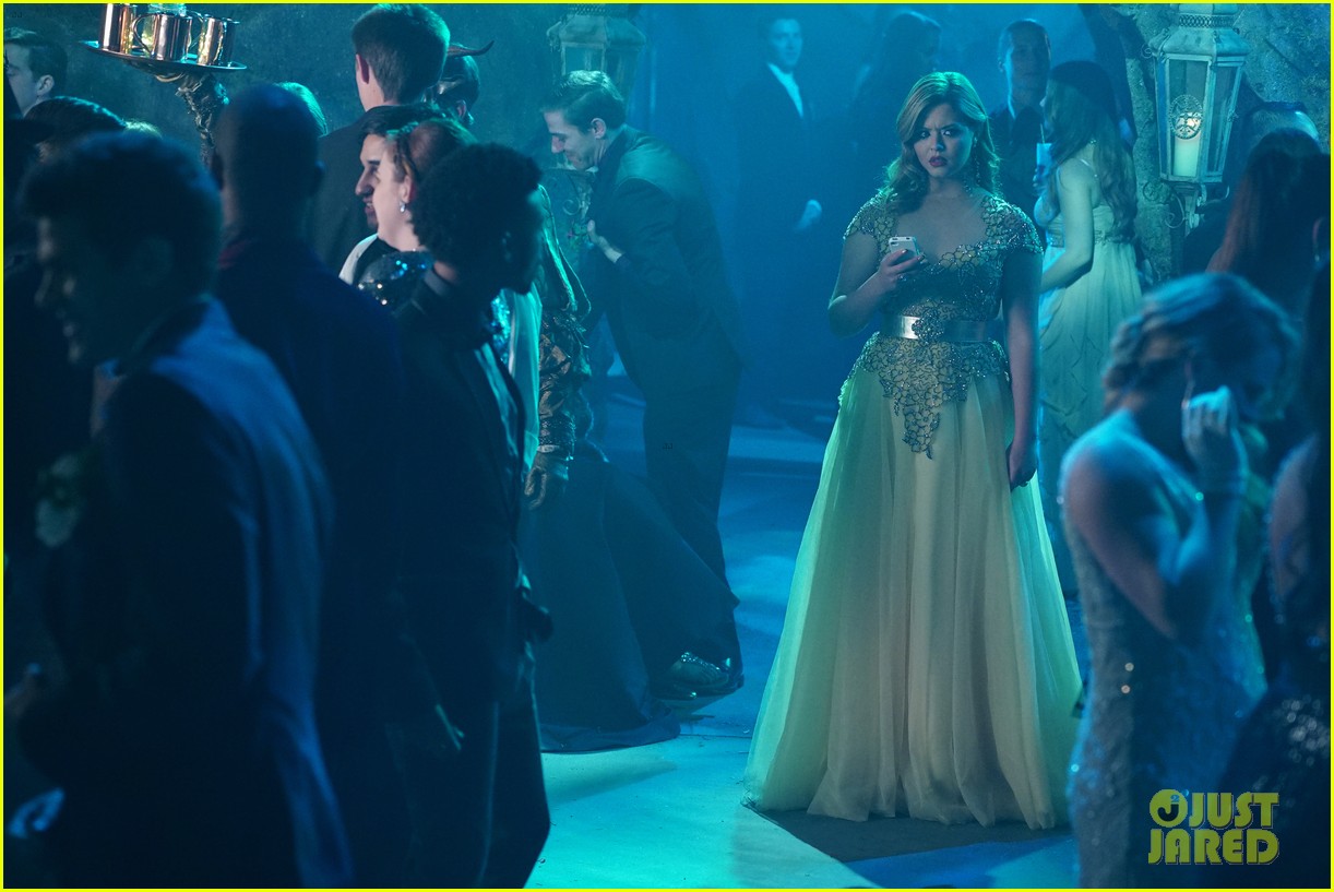 Full Sized Photo of pll prom last dance 14 | It's Prom Night on Tonight ...
