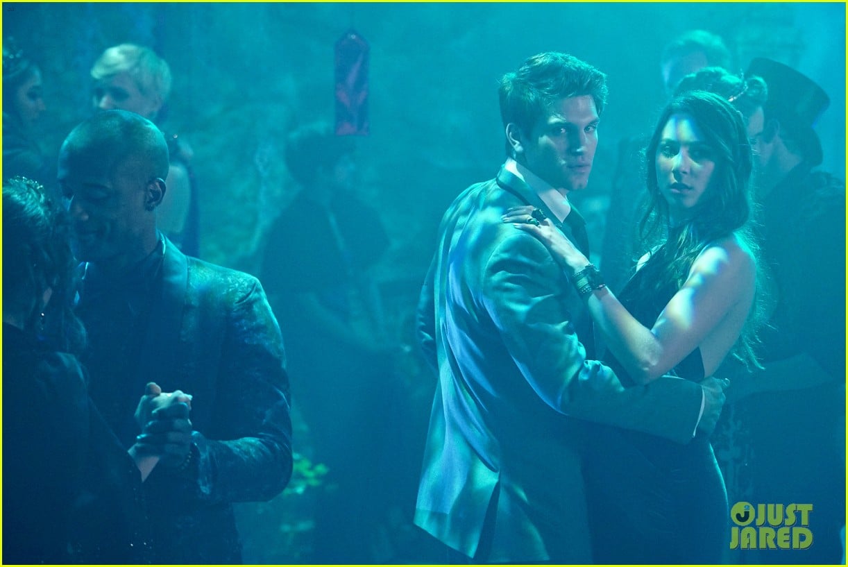 It's Prom Night on Tonight's 'Pretty Little Liars'! | Photo 846408 ...