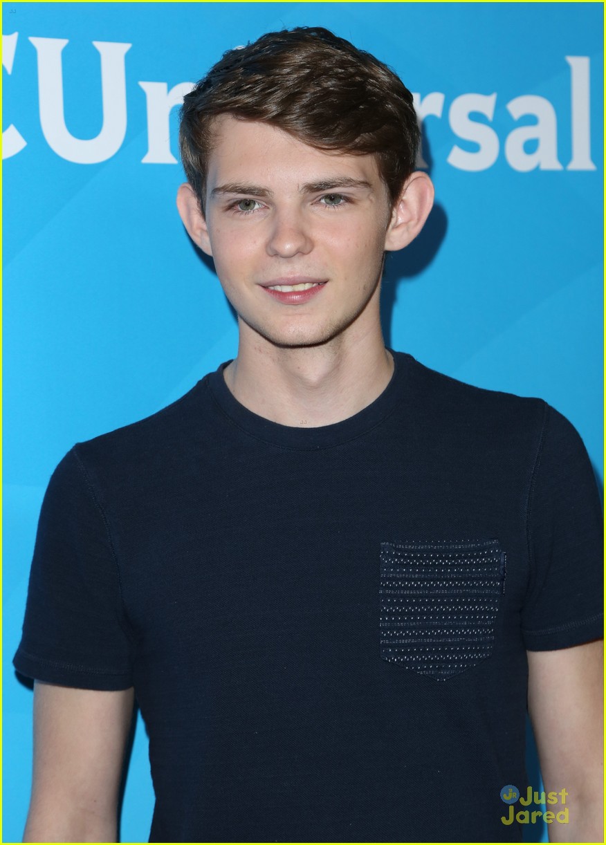 Robbie Kay & Ryan Guzman Bring 'Heroes Reborn' To NBC TCA Tour | Photo ...