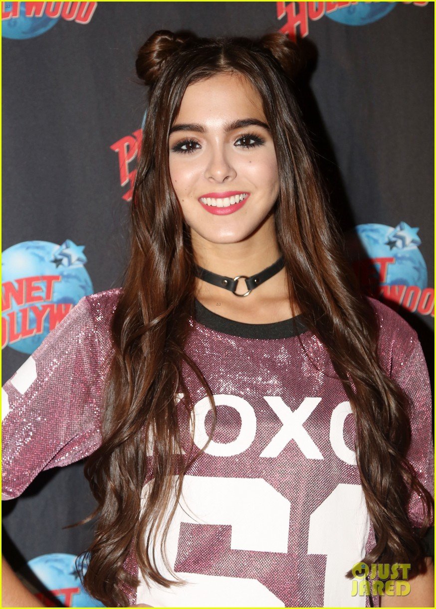 Sammi Sanchez Meets Fans at Planet Hollywood in New York City | Photo ...