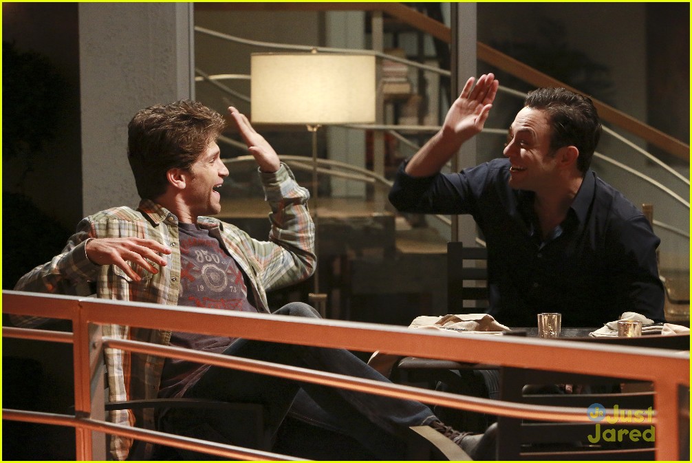 Keegan Allen Guest Stars On Tonight's 'Young & Hungry'! | Photo 856179 ...