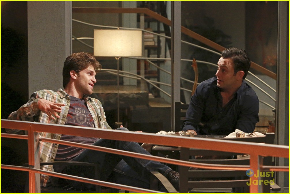 Keegan Allen Guest Stars On Tonight's 'Young & Hungry'! | Photo 856187 ...