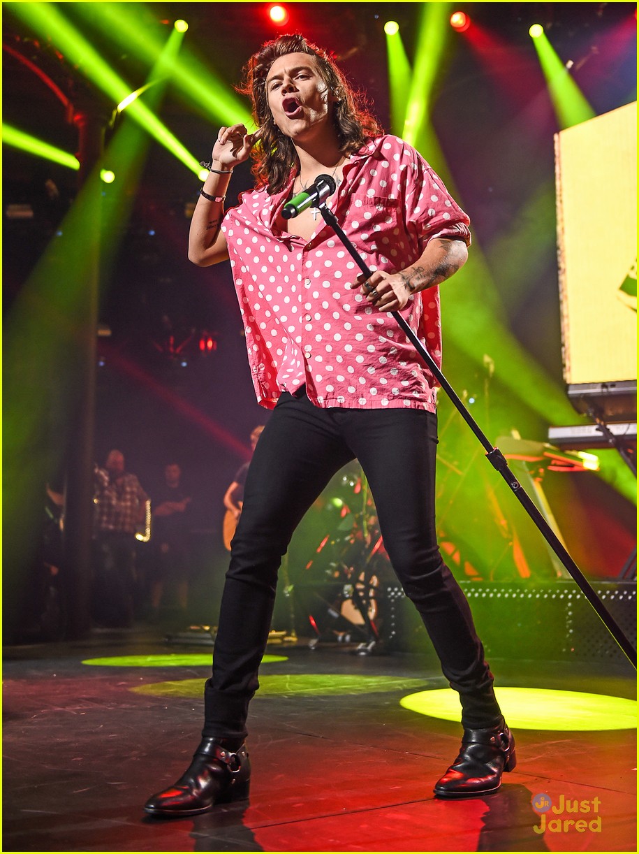 One Direction Play Apple Music Festival After Dropping New Song ...