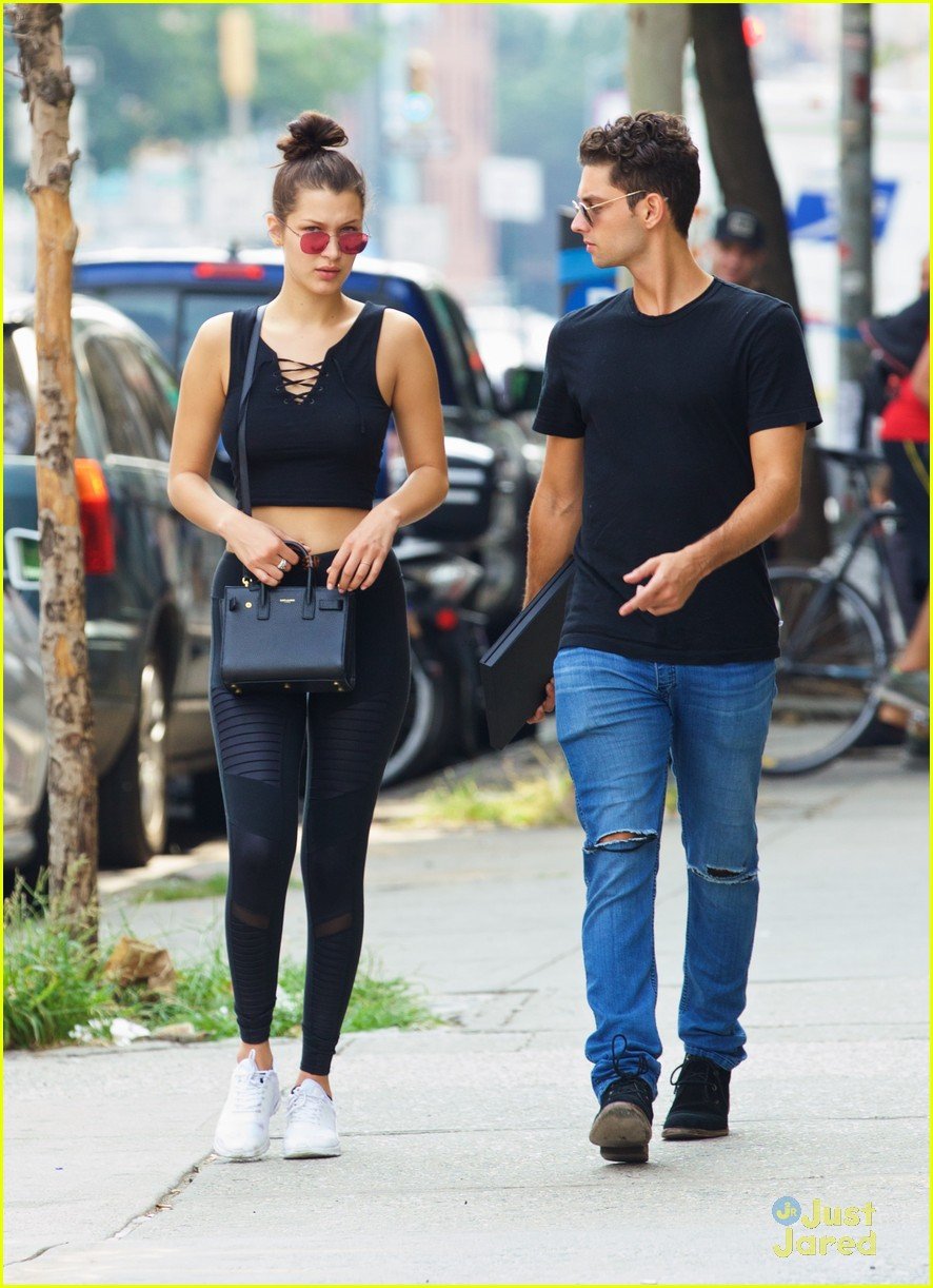 Bella Hadid Owns Over 200 Pairs of Jeans | Photo 859149 - Photo Gallery ...