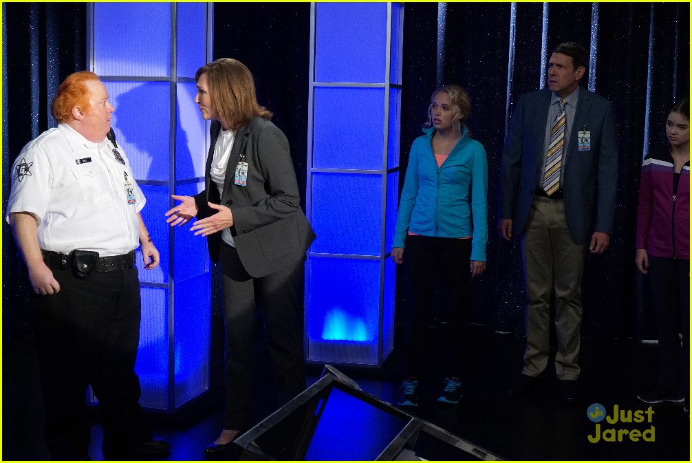 Cyd & Shelby Go Back To The Future Lab On 'Best Friends Whenever ...