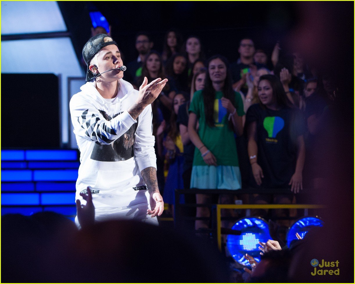 Full Sized Photo of justin bieber think up performance watch here 24 ...