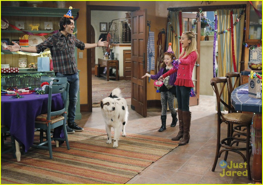 The 'Dog With A Blog' Series Finale Is Tonight & The Pics Will Make You ...