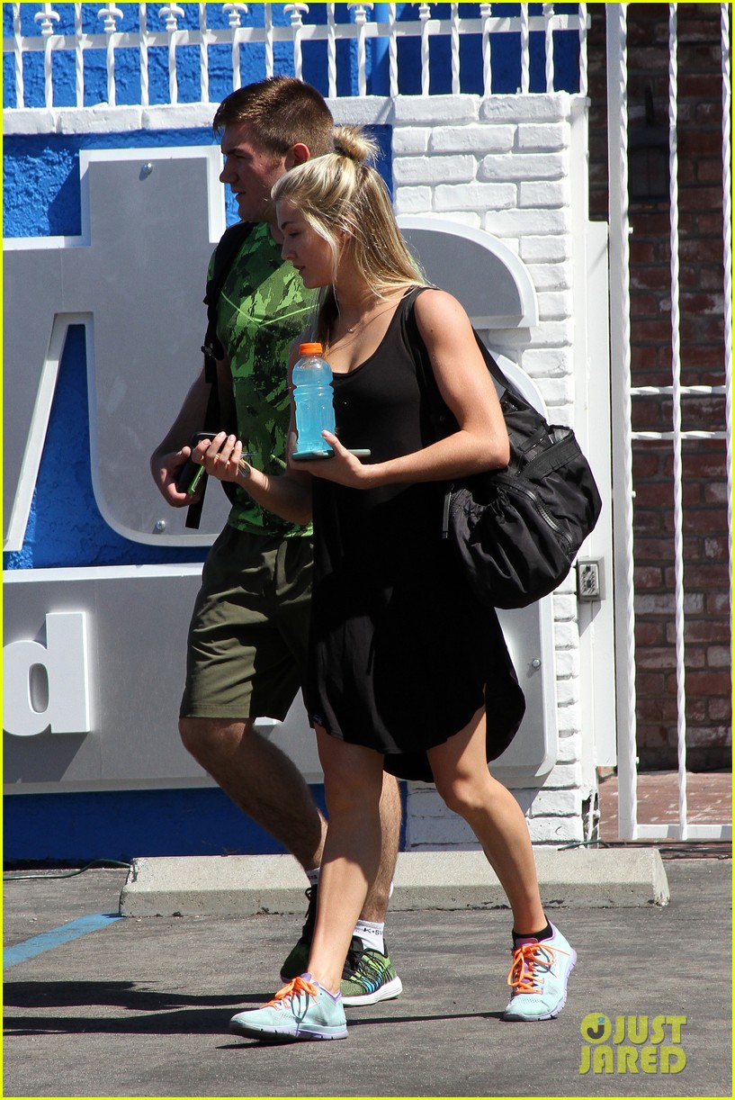 Bindi Irwin Cheers On Boyfriend Chandler Powell In Competition From The ...