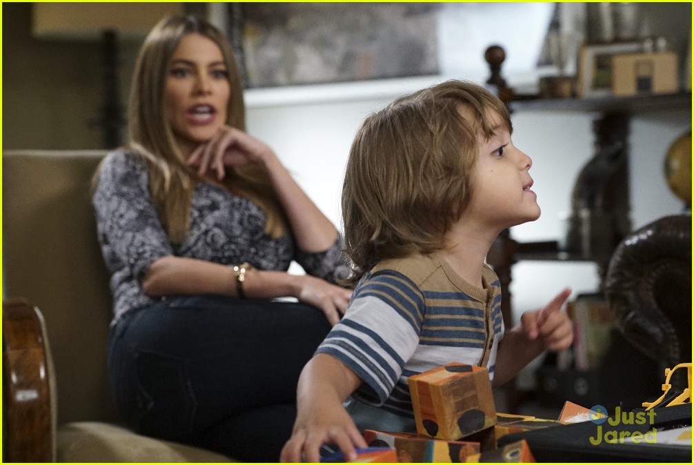 Alex Leaves For College On Tonight's 'Modern Family' | Photo 872593 ...