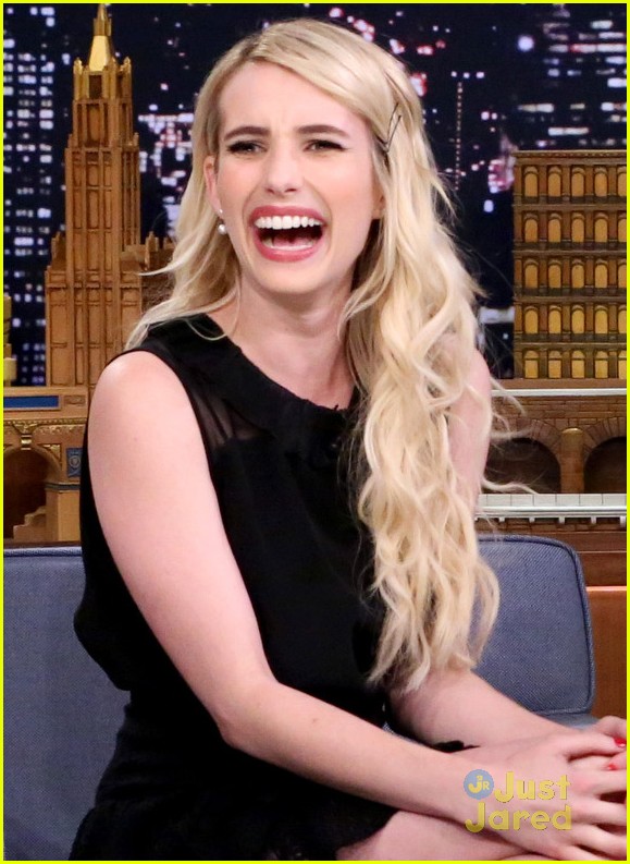 Skyler Samuels Says 'Scream Queens' Character Grace is 'Too Comfy Being ...