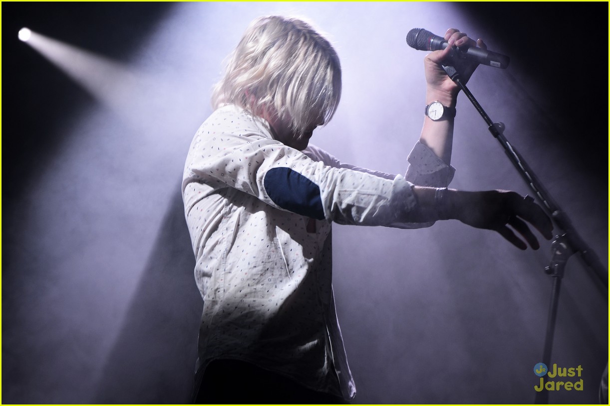 R5 Hit Oktoberfest Before Concert in Munich Germany | Photo 870175 ...