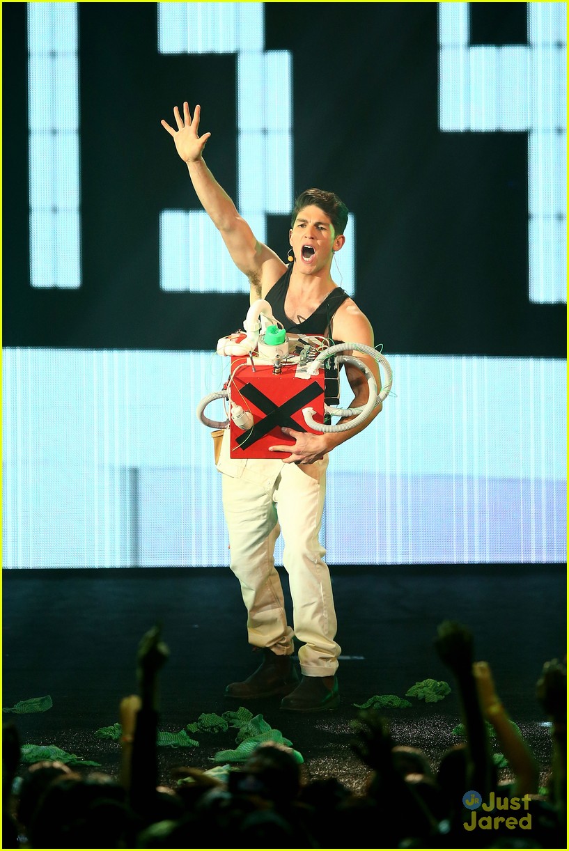 Rahart Adams Gets The First Slime As Slimefest 2015 Host! | Photo ...