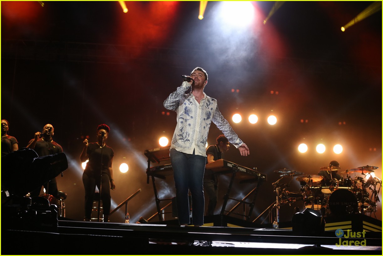 Sam Smith Praises Rihanna's Rock In Rio Show | Photo 871629 - Photo ...