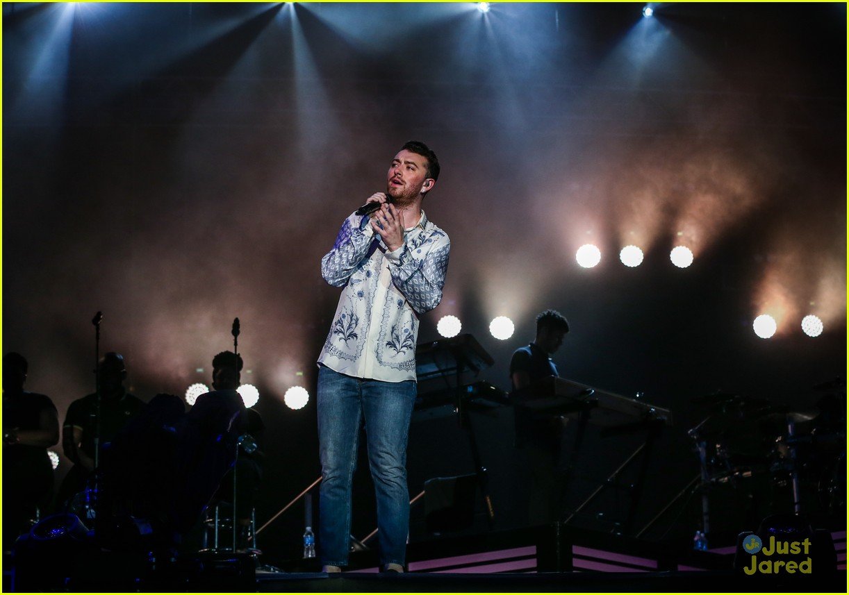Sam Smith Praises Rihanna's Rock In Rio Show | Photo 871631 - Photo ...