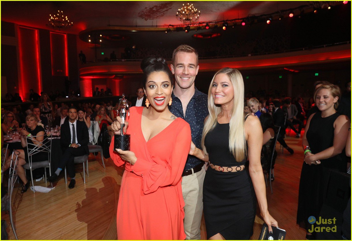 Tyler Oakley & Grace Helbig Host The Streamy Awards 2015 - See Winners ...