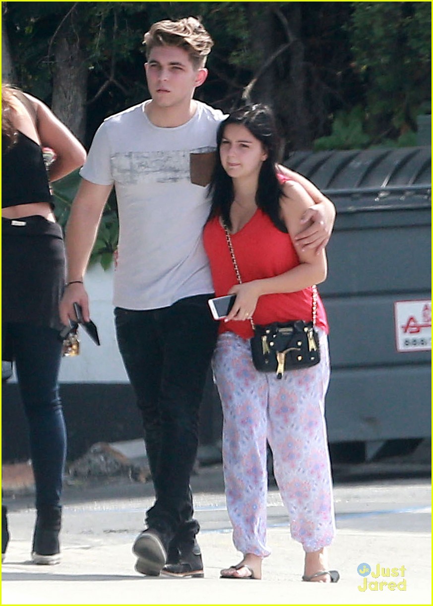 Ariel Winter Says It's 'Great To Be In Love' With Boyfriend Laurent ...