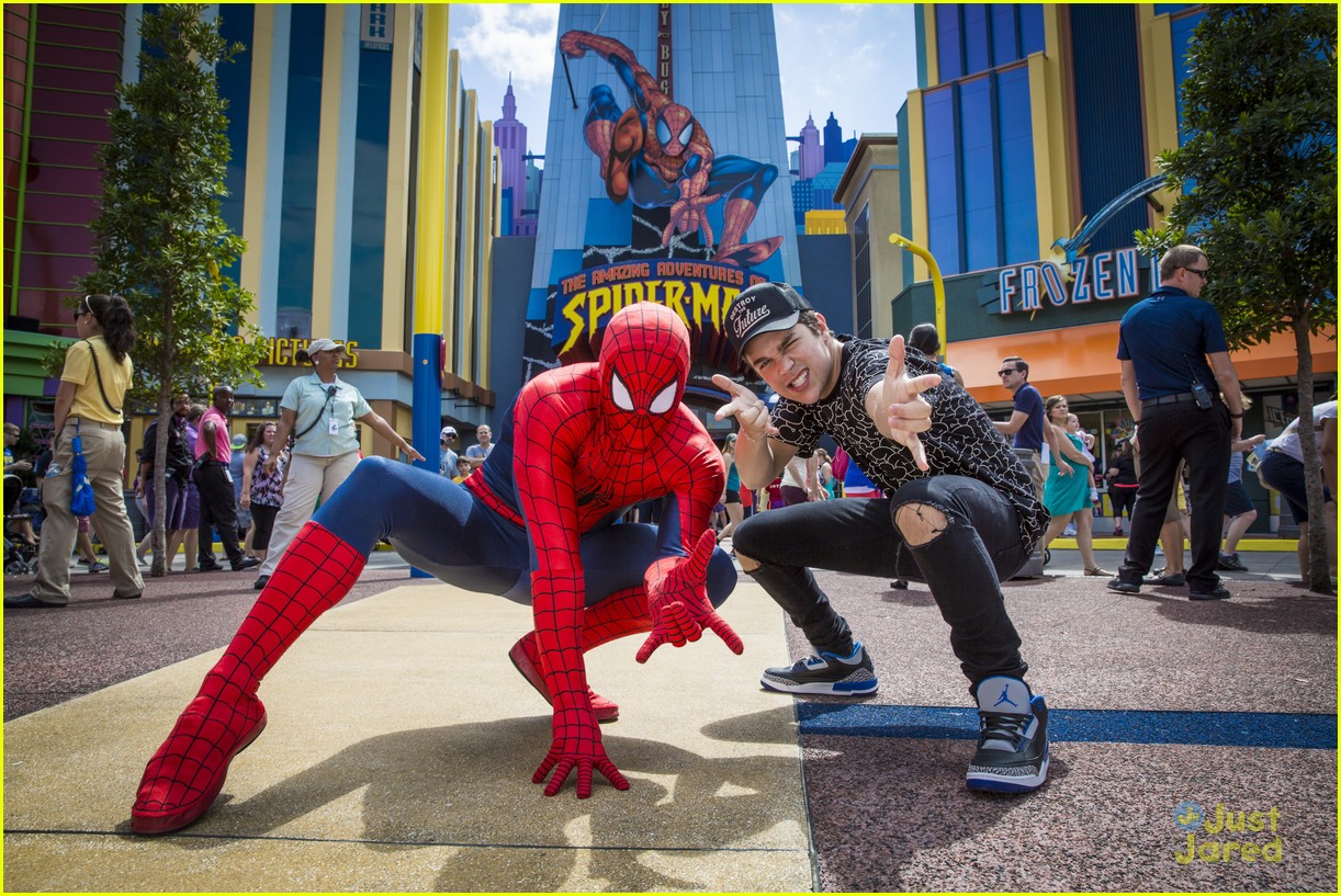 Full Sized Photo of austin mahone spiderman uni orlando horror nights ...