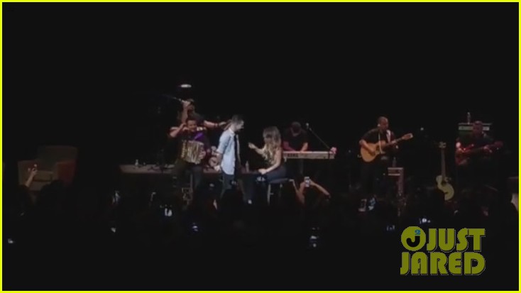 Singer Luis Coronel Serenades Becky G on Stage - Watch Now! | Photo ...
