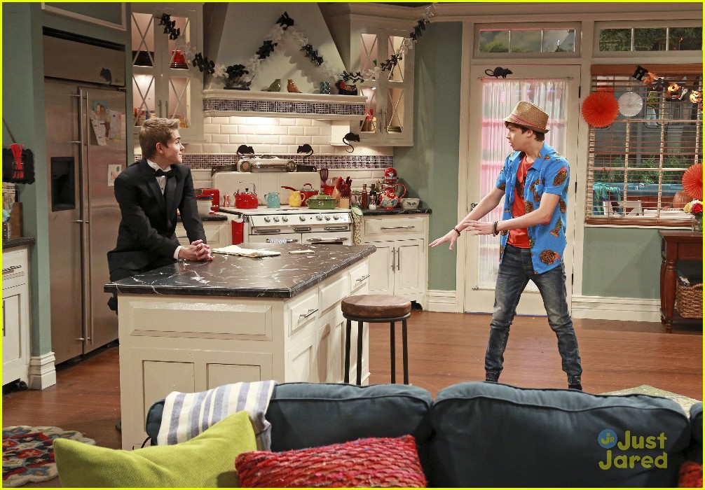 Cyd & Shelby Move On To Teleportation On Tonight's 'Best Friends ...