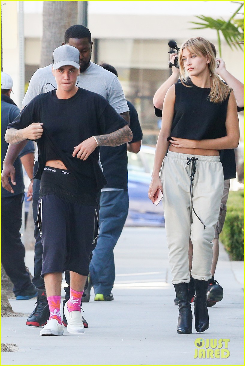 Justin Bieber Hangs Out With Hailey Baldwin After Full Frontal Photos ...