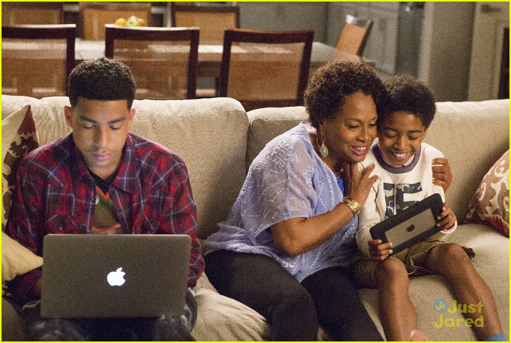 Zoey & Jack Call Dibs Over Pops' Hat On 'black-ish' Tonight | Photo ...