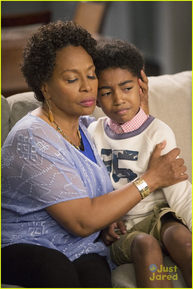 Full Sized Photo of blackish pops heart dr hell no stills 19 | Zoey ...