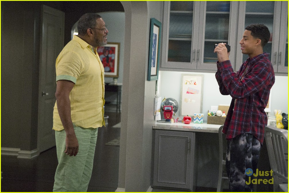 Zoey & Jack Call Dibs Over Pops' Hat On 'black-ish' Tonight | Photo ...