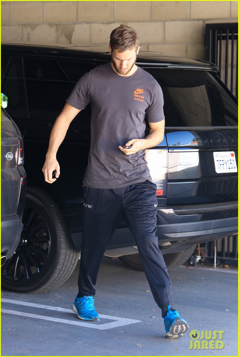 Calvin Harris Hits the Gym as Taylor Swift Tours the World | Photo ...
