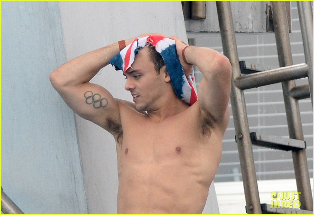 Tom Daley's Body Looks Ripped in His Speedo! | Photo 880633 - Photo ...