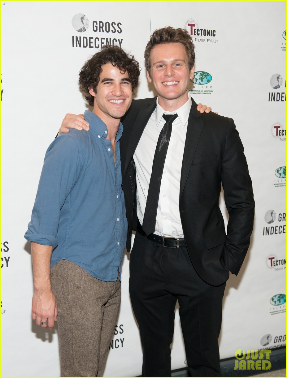 Darren Criss Reunites With 'Glee' Co-Stars at NYC Piano Bar! | Photo ...