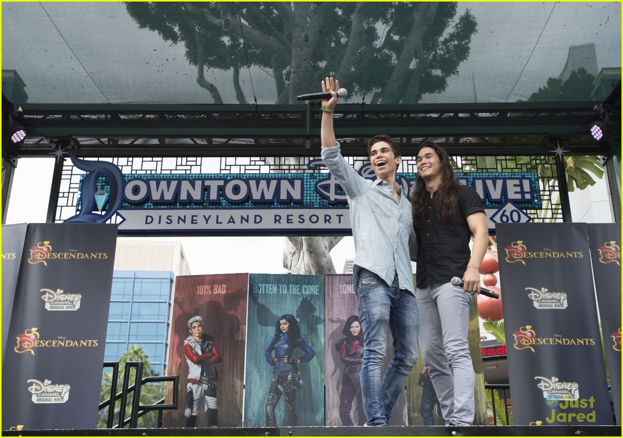 Dove Cameron & Sofia Carson Take Over Downtown Disney For 'Descendants ...