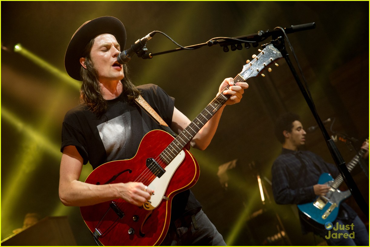 James Bay Brings Out Ed Sheeran for 'Let It Go' Duet - Watch Now ...