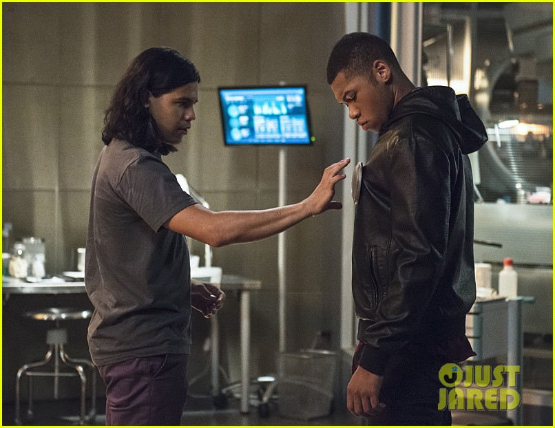 There's a New Firestorm in Town on Tonight's 'The Flash' | Photo 884605 ...