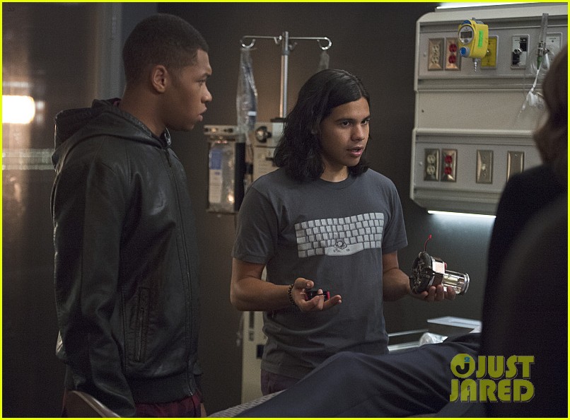 There's a New Firestorm in Town on Tonight's 'The Flash' | Photo 884615 ...