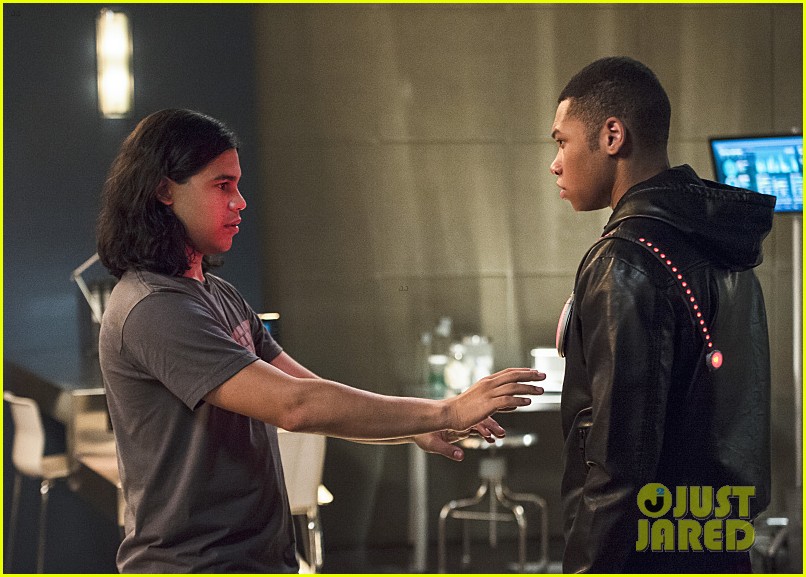 There's a New Firestorm in Town on Tonight's 'The Flash' | Photo 884616 ...