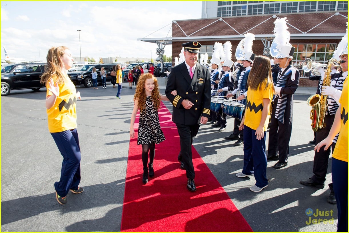 Francesca Capaldi Earns Her Flight Attendant Wings At Snoopy's Award ...