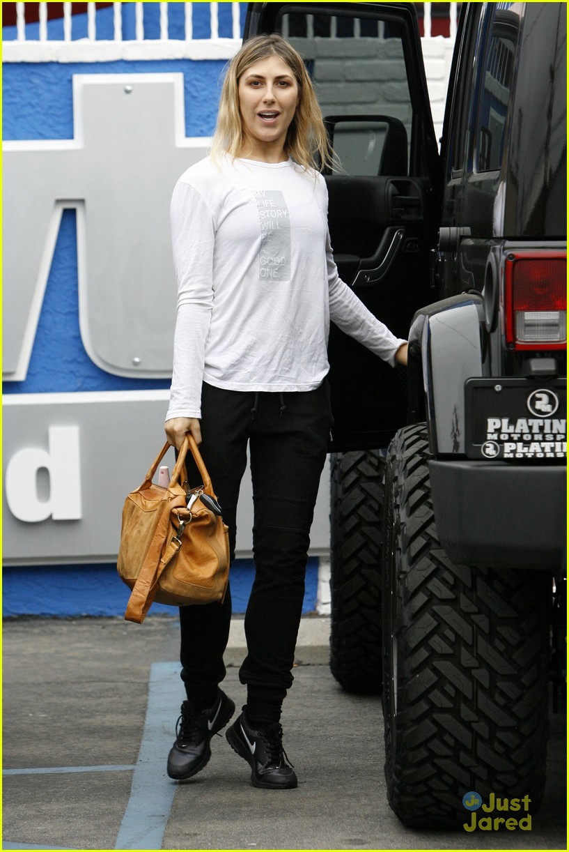 Hayes Grier & Andy Grammer Do Their Own Lift Outside DWTS Studios After ...