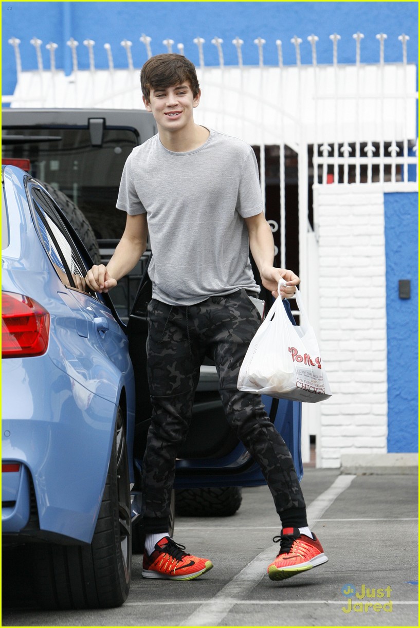 Hayes Grier & Andy Grammer Do Their Own Lift Outside DWTS Studios After ...