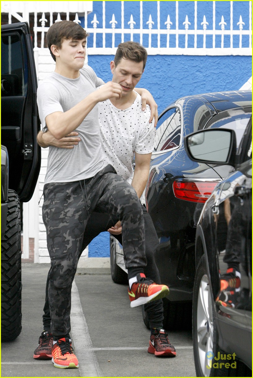 Hayes Grier & Andy Grammer Do Their Own Lift Outside DWTS Studios After ...