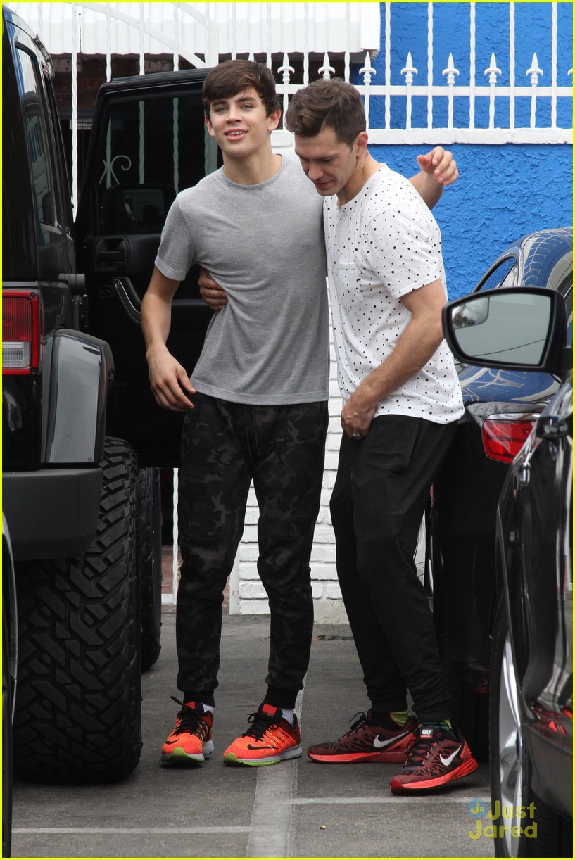 Hayes Grier & Andy Grammer Do Their Own Lift Outside DWTS Studios After ...