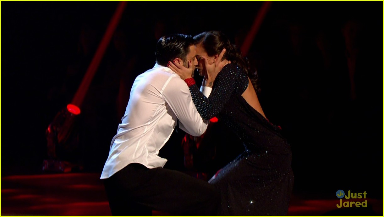 Jay McGuiness Earns First 10 Of the Season With 'Pulp Fiction' Jive on ...