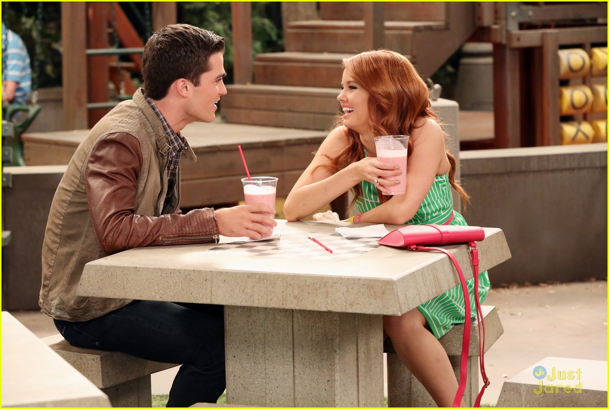 'Jessie' Guest Star Gallery: See Pics Of Stefanie Scott, Maia Mitchell ...