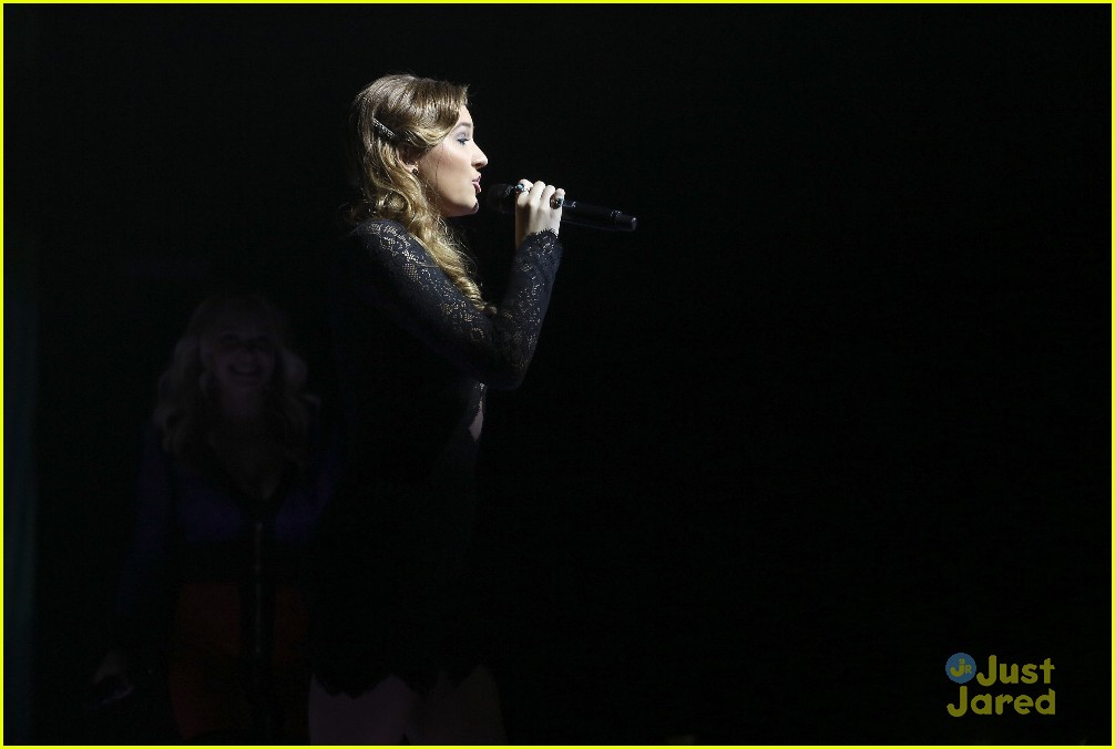 Lennon Stella Performs 'Telescope' With Hayden Panettiere on 'Nashville ...