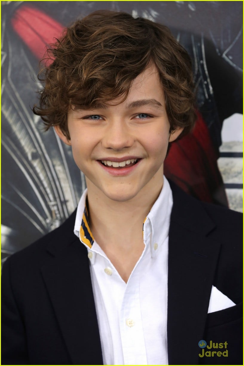 Levi Miller Premieres 'Pan' In New York City | Photo 874888 - Photo ...