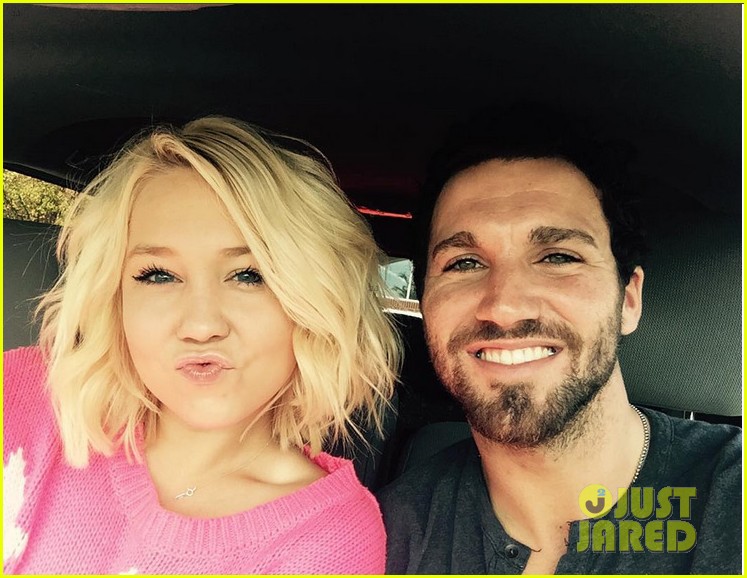 Country Singer RaeLynn is Engaged to Boyfriend Joshua Davis! | Photo ...
